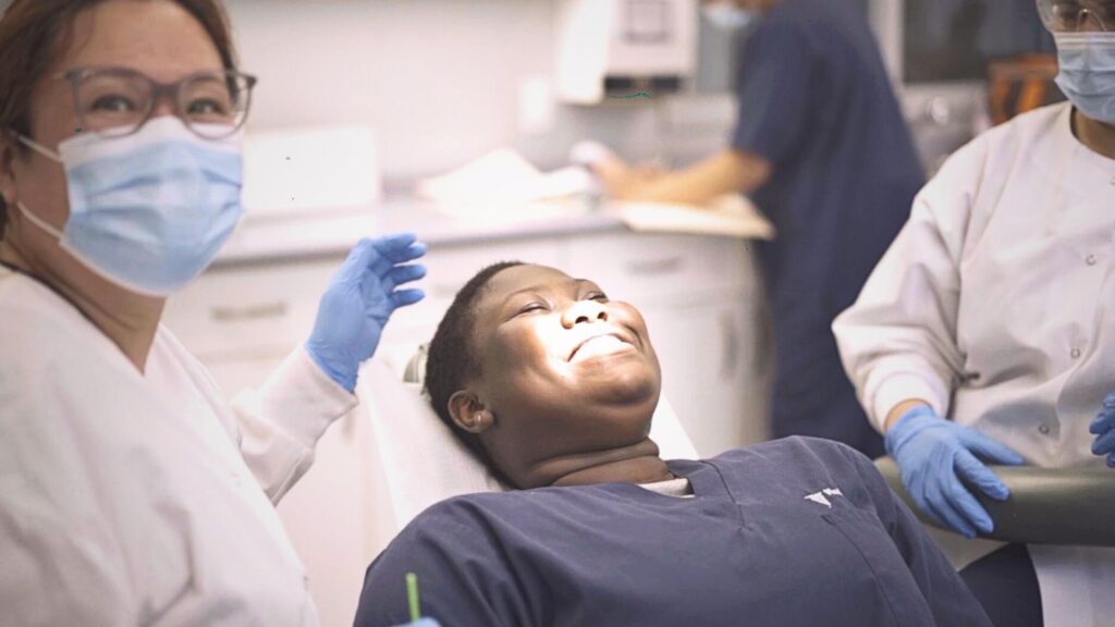 Top 5 Qualities of a Good Dental Assistant